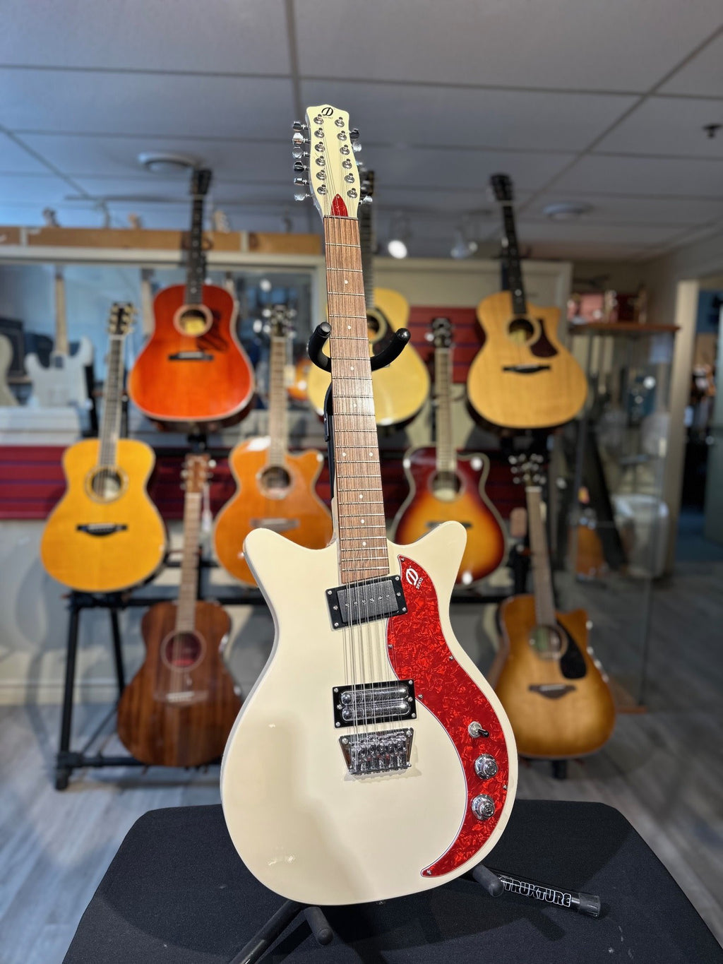 Pre-Owned Danelectro Vintage White 12 String Electric Guitar – Twigg ...